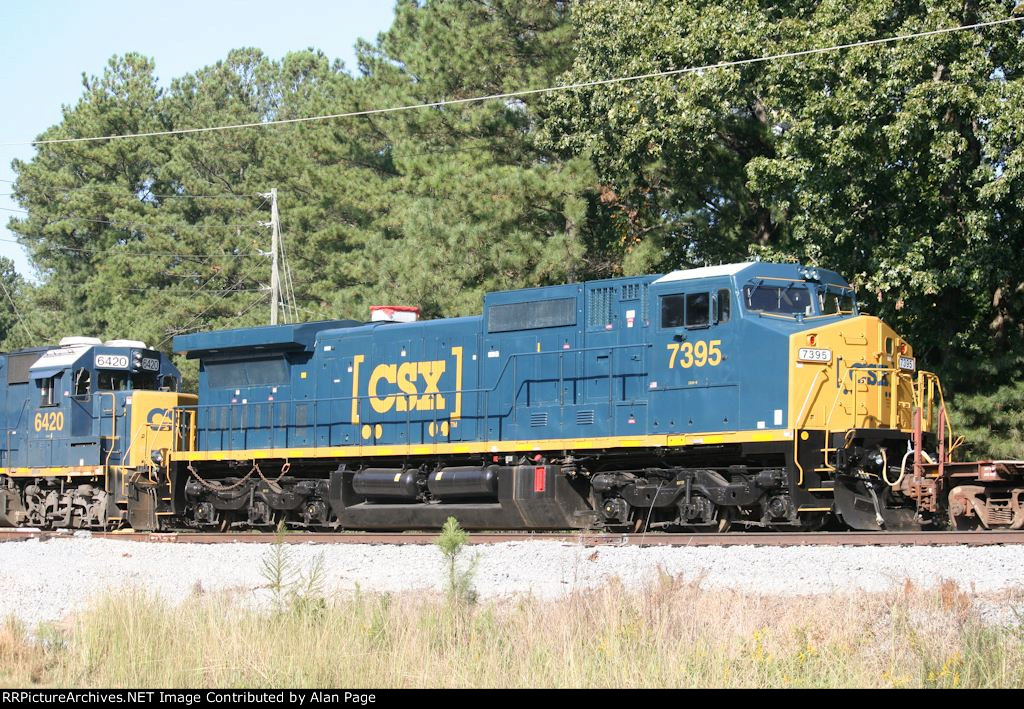 CSX C40-8W 7395 in tow